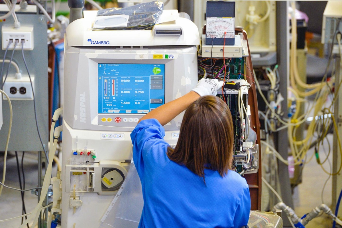 What is a Manufacturing Technician and What Do They Do?