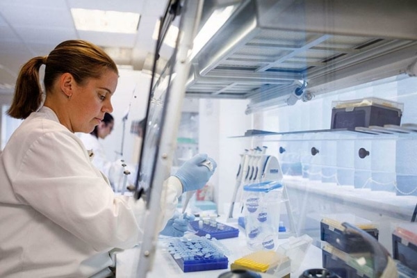 Pharmaceutical Scientist and Lab Salaries & Job Descriptions